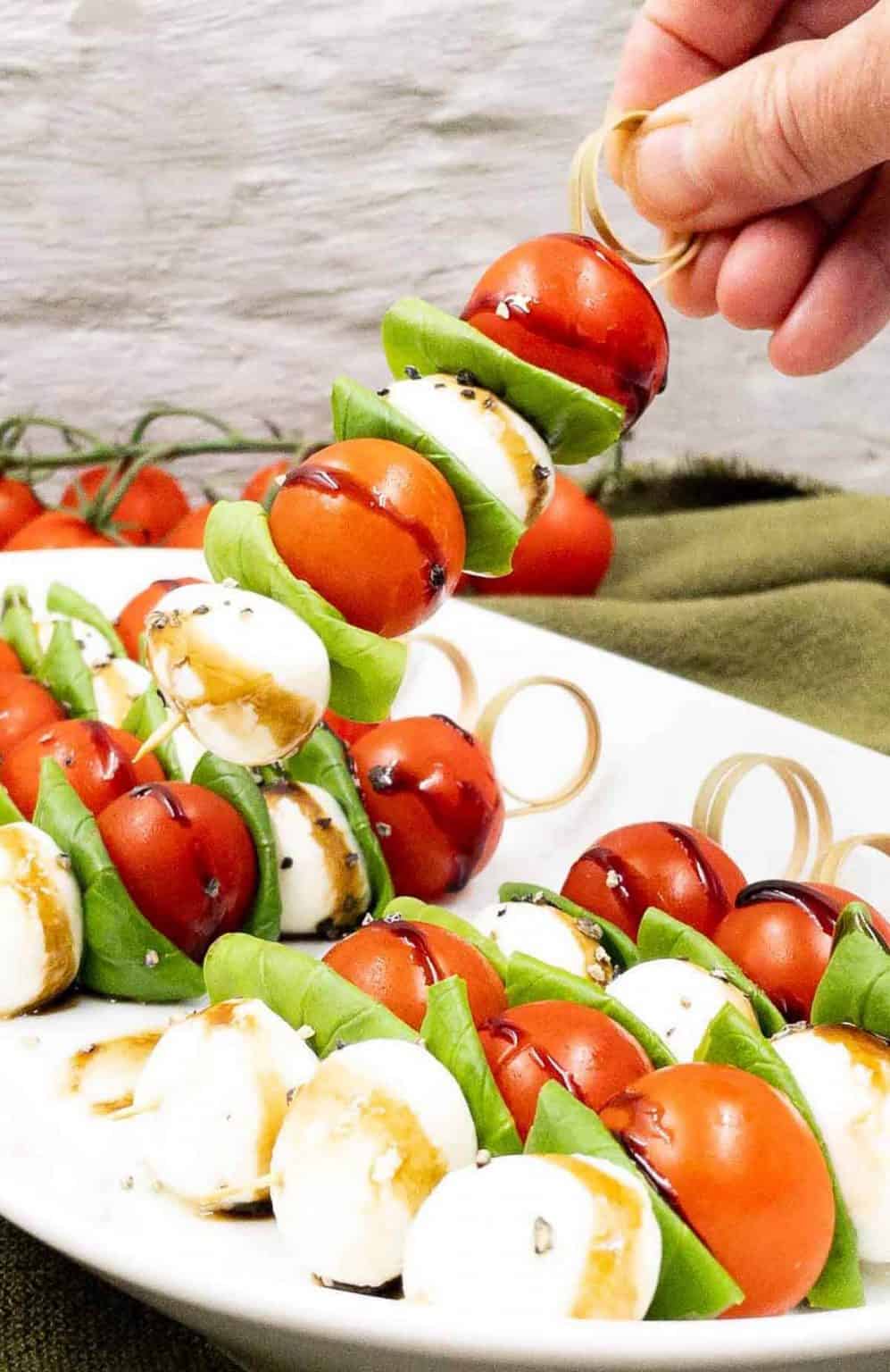 Easy Caprese Skewers - Splash of Taste - Vegetarian Recipes