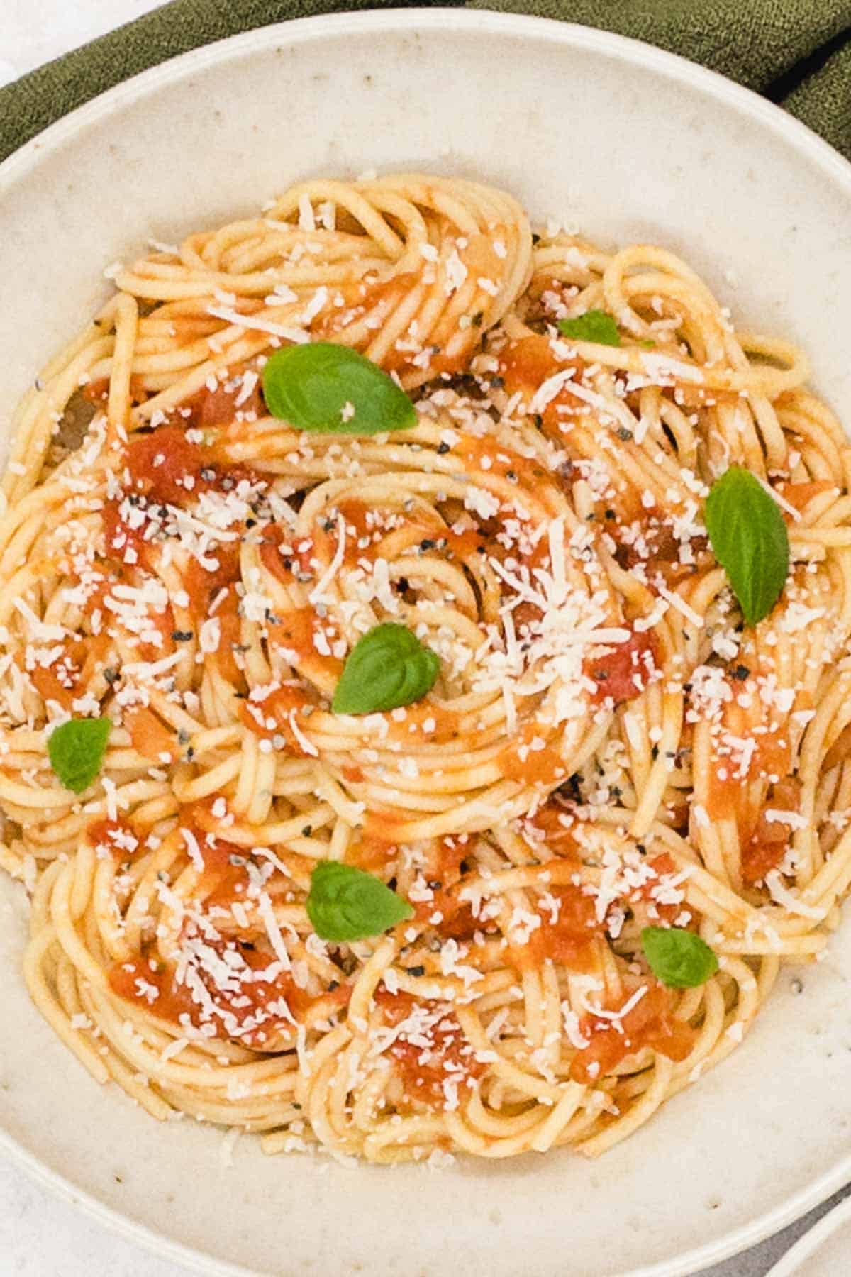 An easy, foolproof spaghetti marinara recipe for the busy home cook ...