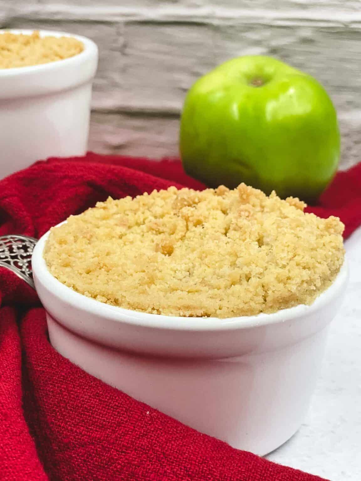 Mini Apple Crumble Recipe - Splash of Taste