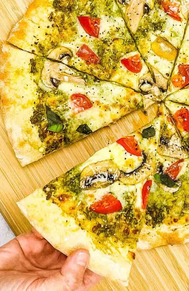 Homemade Neapolitan pizza - Splash of Taste - Vegetarian Recipes