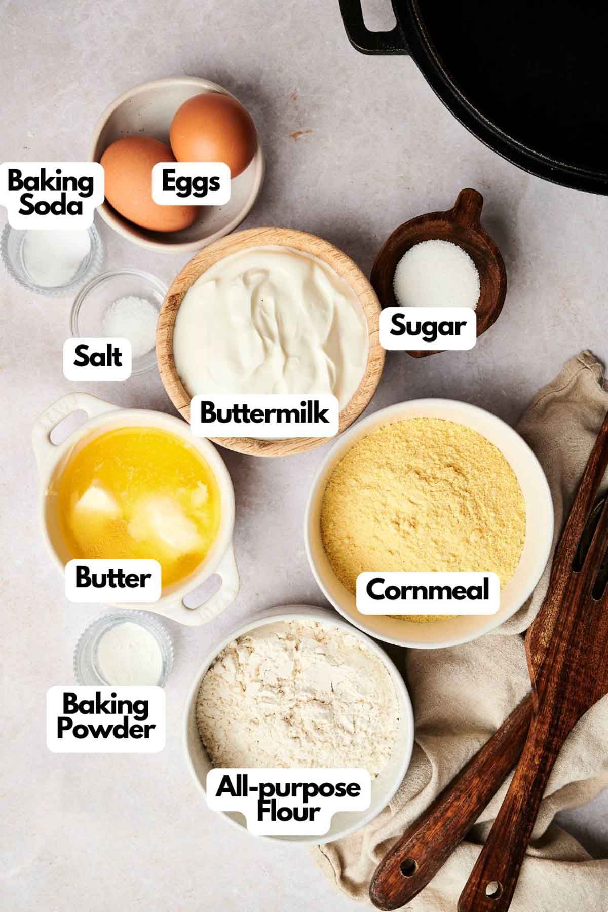 Fluffy Southern Cornbread Recipe - Splash of Taste
