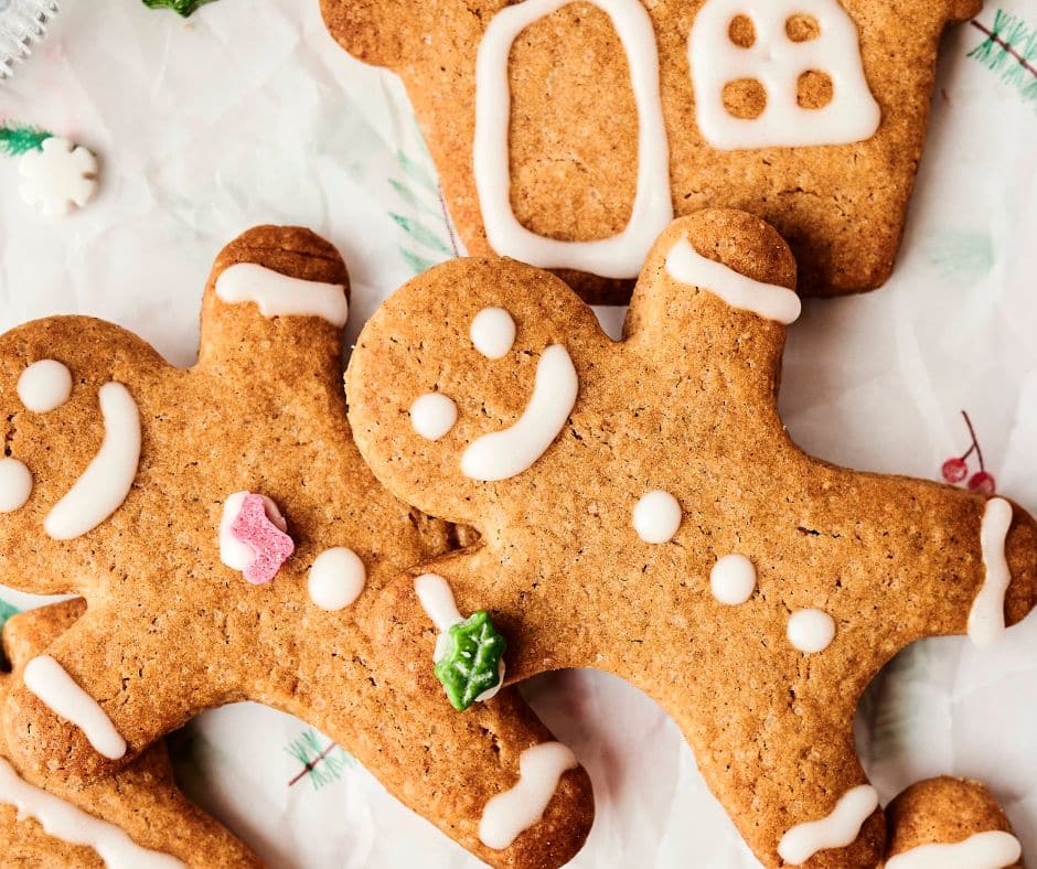 Soft Spiced Gingerbread Cookies - Splash of Taste