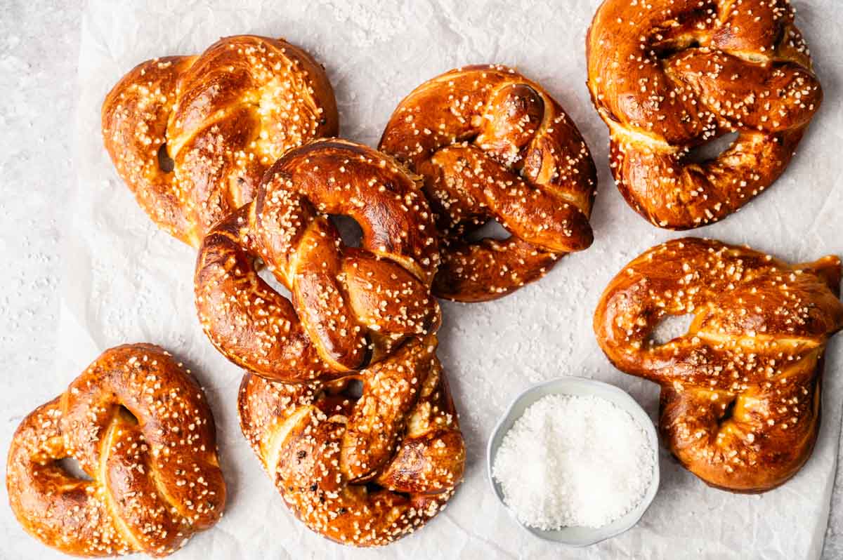Easy Homemade Soft Pretzels Recipe - Splash of Taste