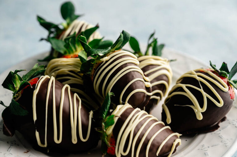 Best Homemade Chocolate Covered Strawberries - Splash of Taste